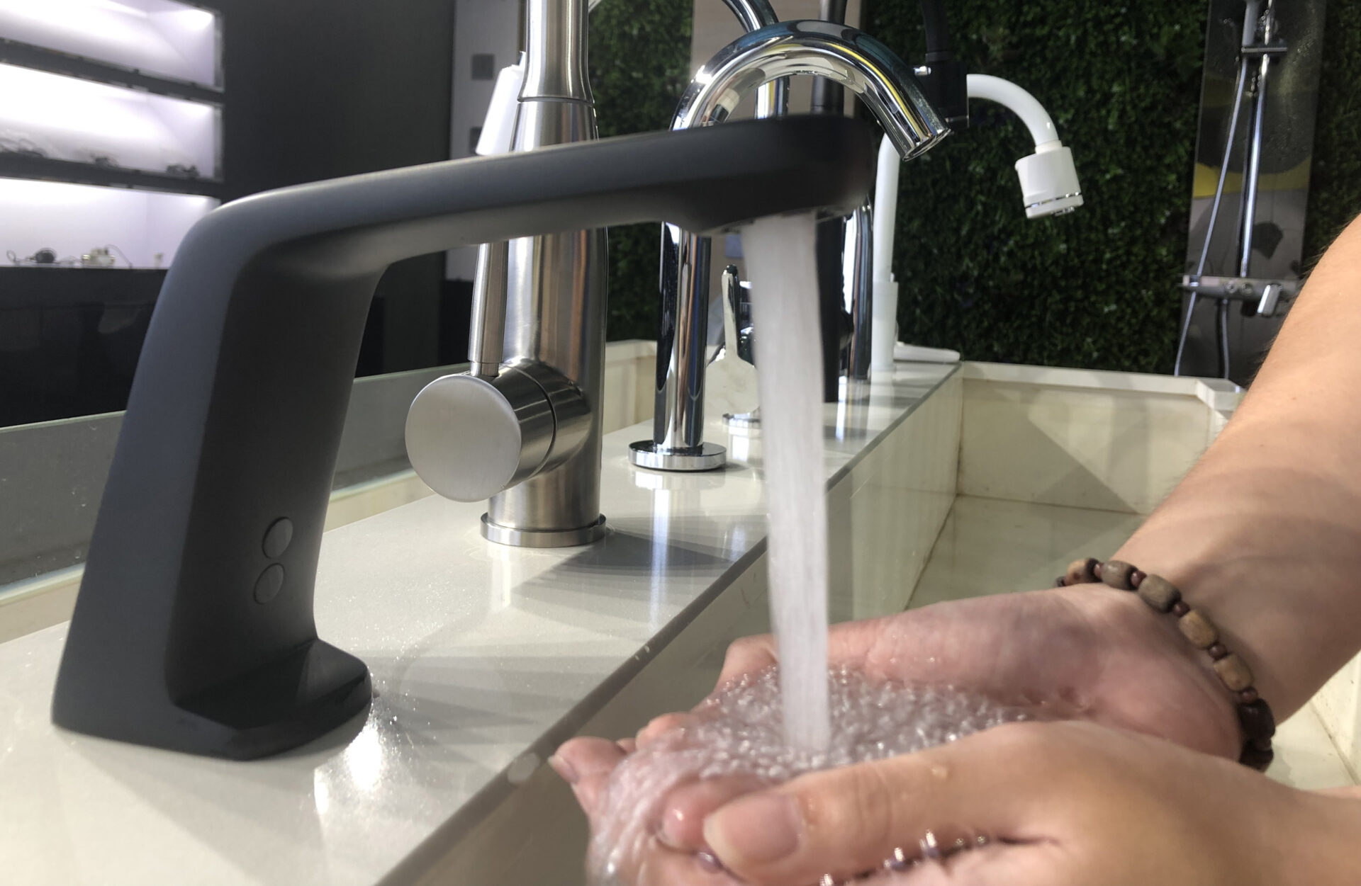 Surprising Benefits of Have A Sensor Faucet – RAJEYN INTELLIGENT